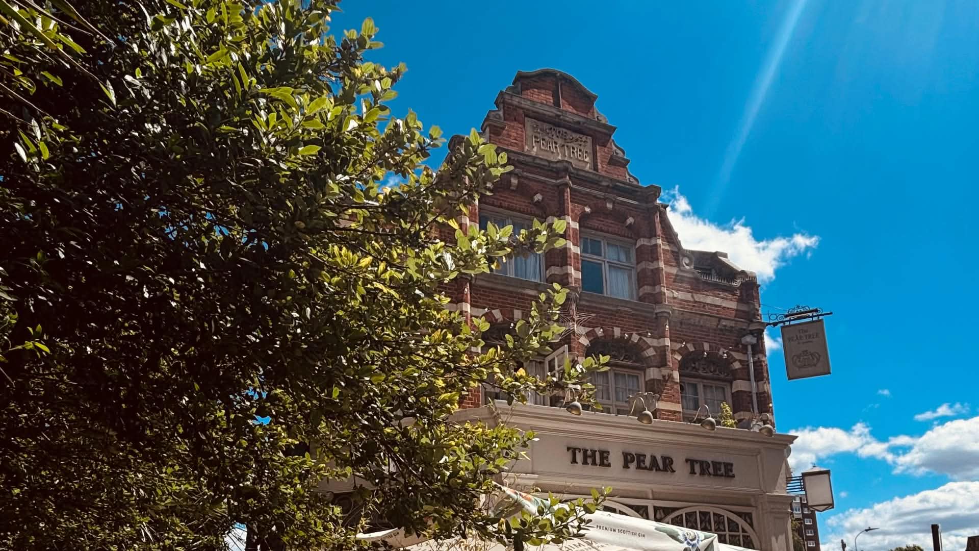 The Pear Tree Fulham : Rich in character, traditional pub