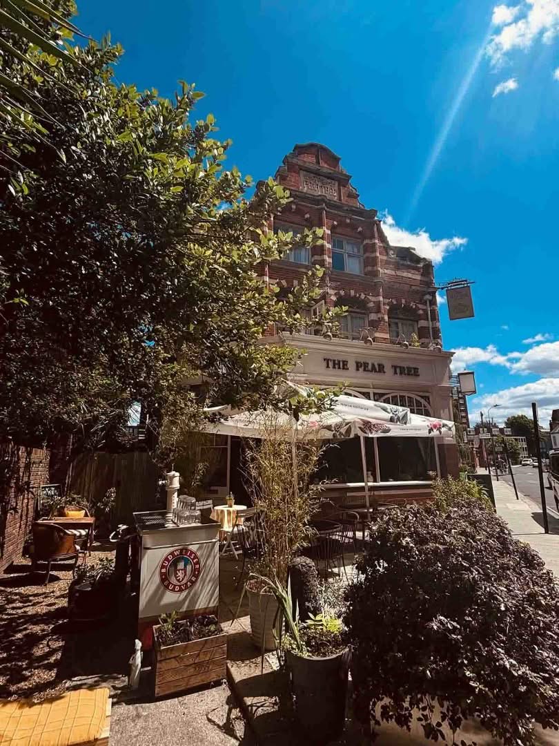 The Pear Tree Fulham : Rich in character, traditional pub